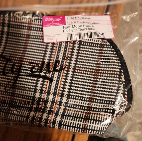 thirty-one | Bags | Thirtyone Zippered Pouch | Poshmark